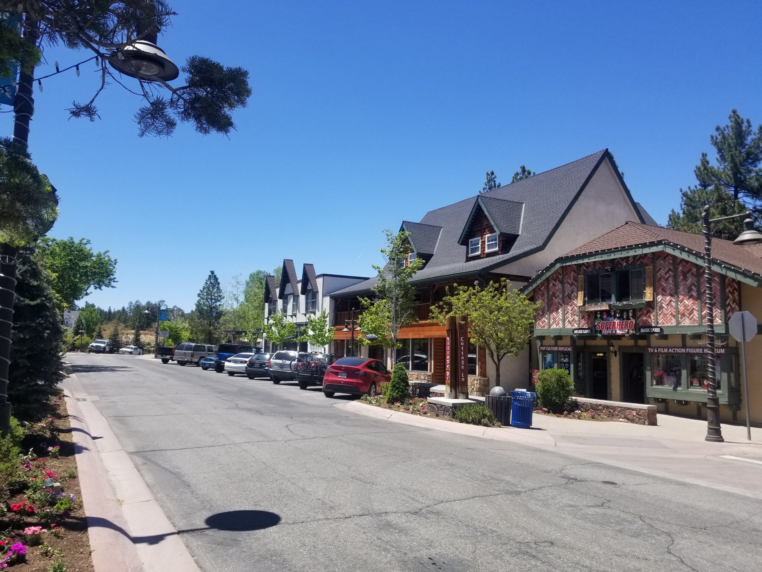 The Village Shops and Courtyard | Casago Things To Do