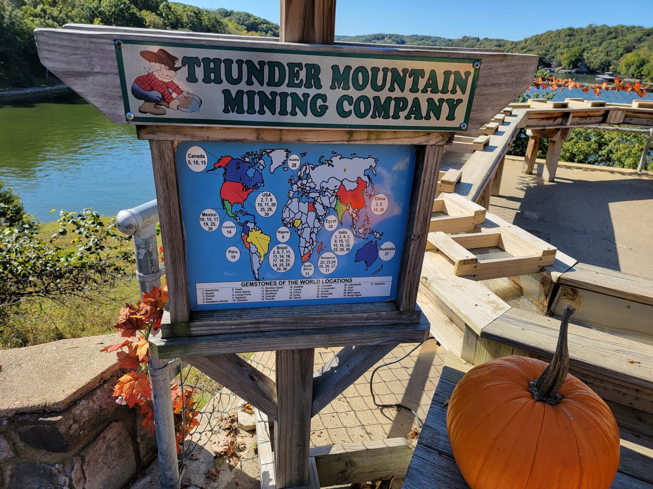 Bridal Cave & Thunder Mountain Park - Lake Of The Ozarks
