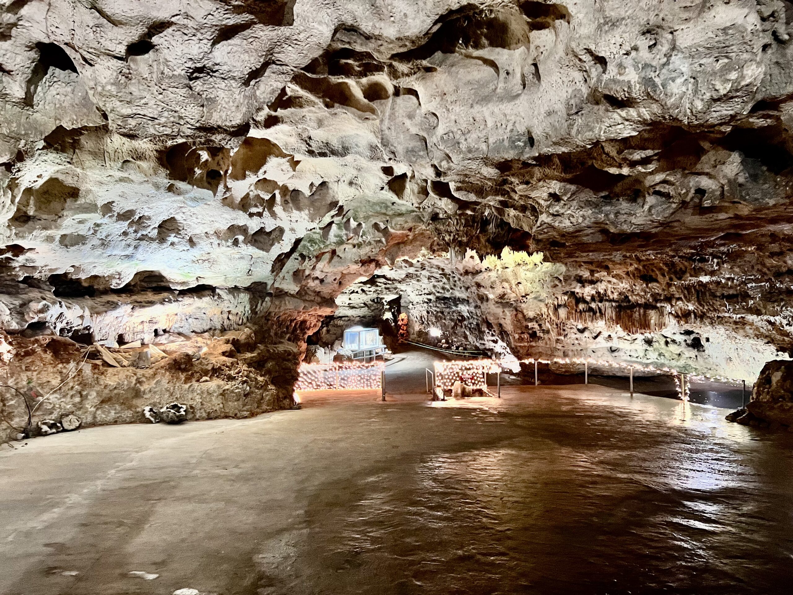 Jacob's Cave - Lake Of The Ozarks