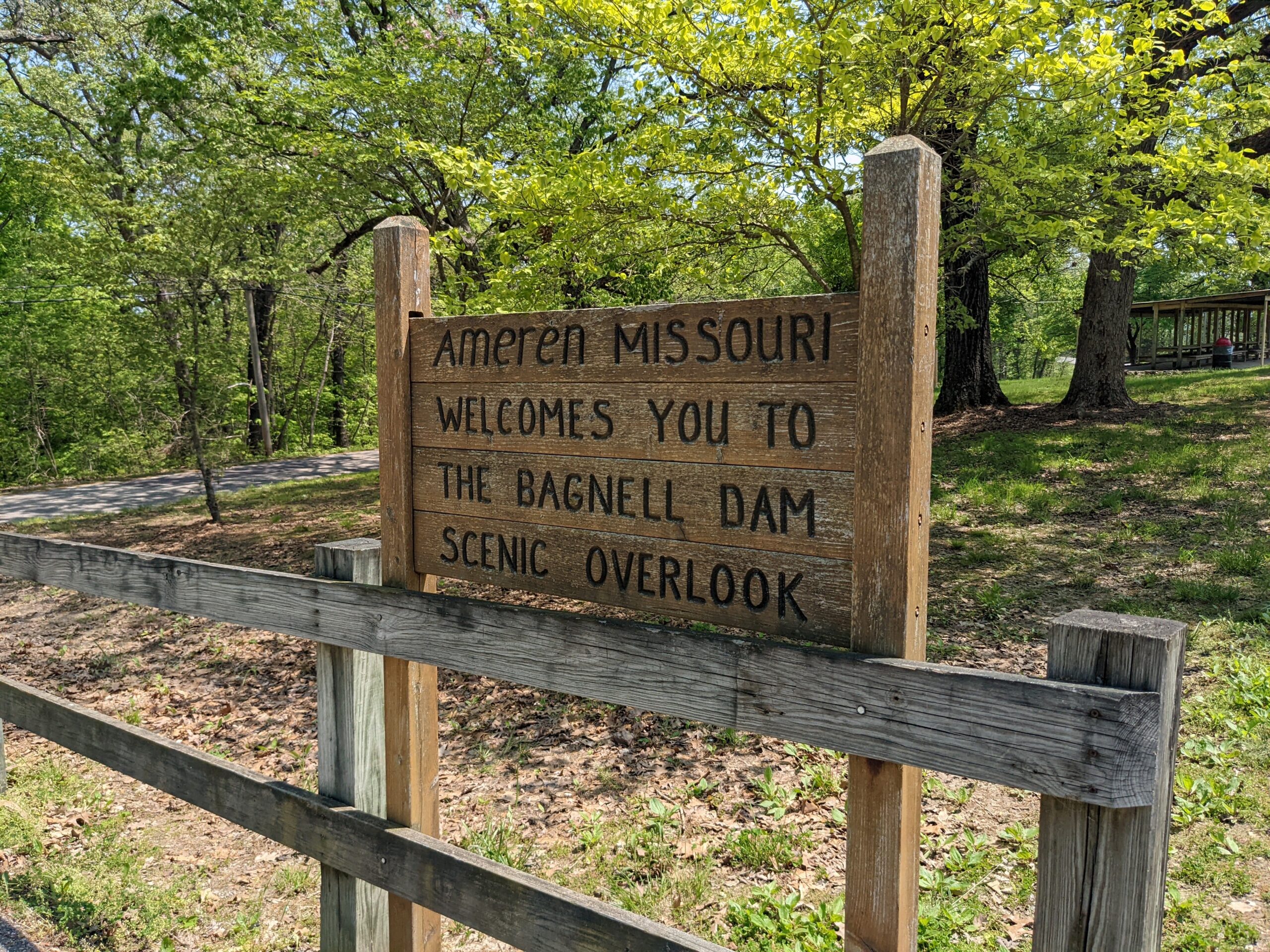 Scenic Overlook of Lake of the Ozarks & Bagnell Dam - Lake Of The Ozarks