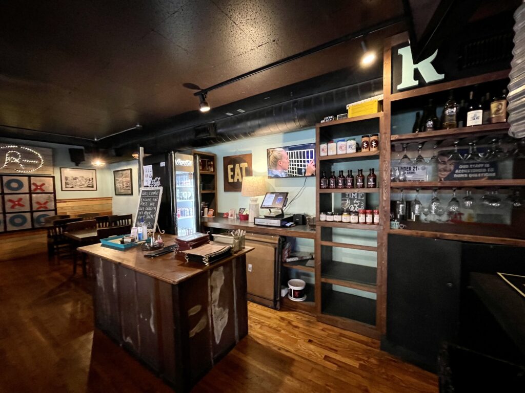 Rae's Rbar & Grill | Casago Things To Do