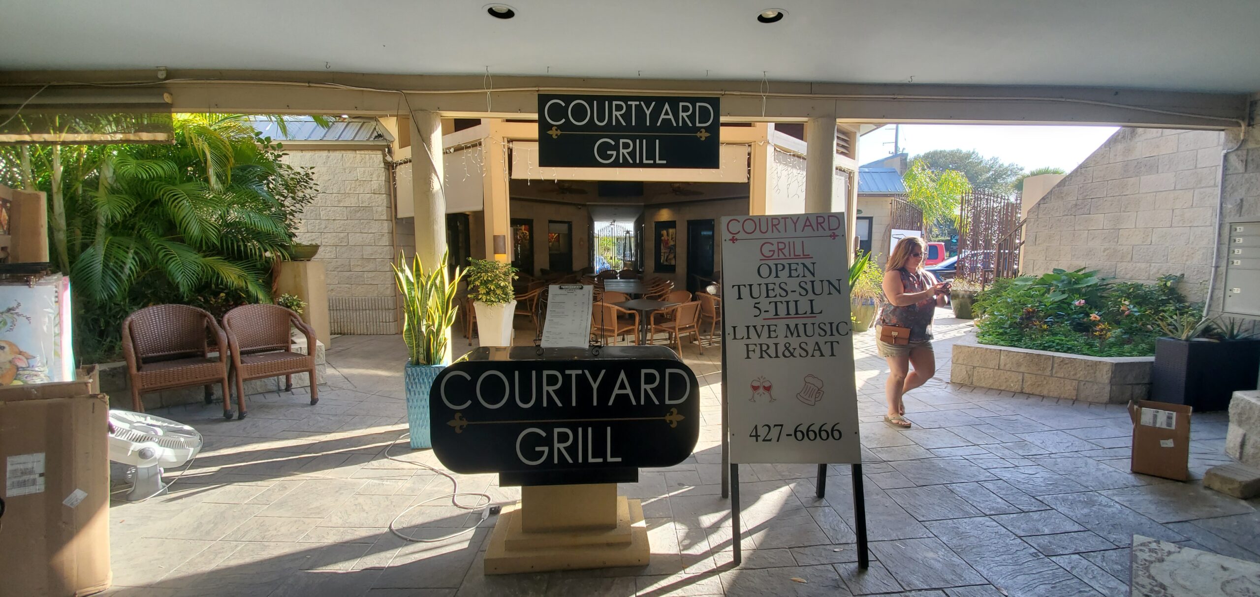 The Courtyard Grill - Smyrna Beach